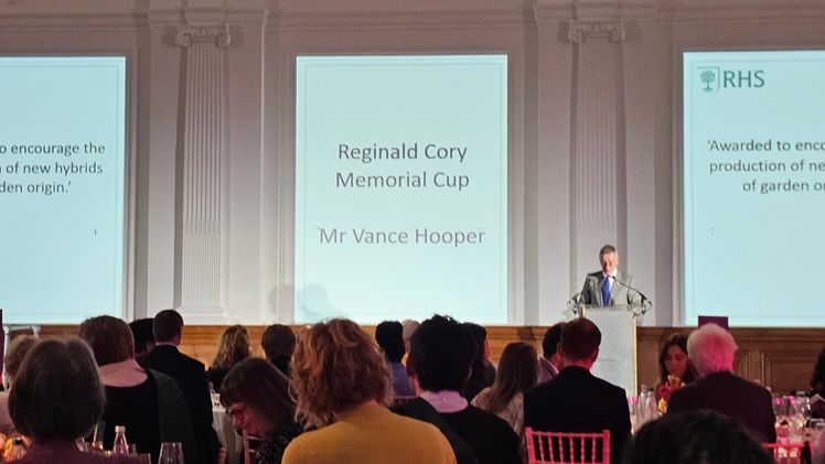 Plantipp: Vance Hooper mit Reginald Cory Memorial Cup geehrt | Gabot.de