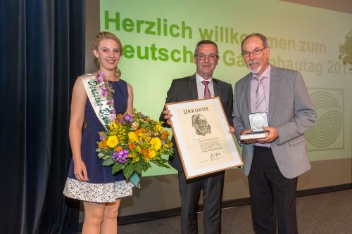 Ehrung: Georg Arends Medaille für Dr. Walter Hartmann | Gabot.de